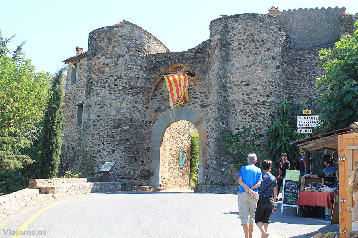 Qué ver en Castelnou, precioso pueblo en el sur de Francia | Viajares